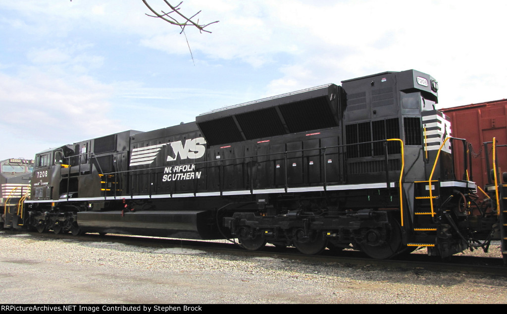 NS 7208